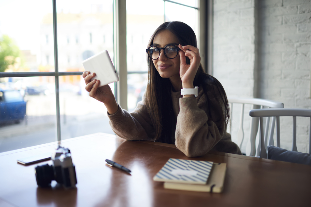 4 Bad Spending Habits to Avoid in Your 20s | MyBankTracker