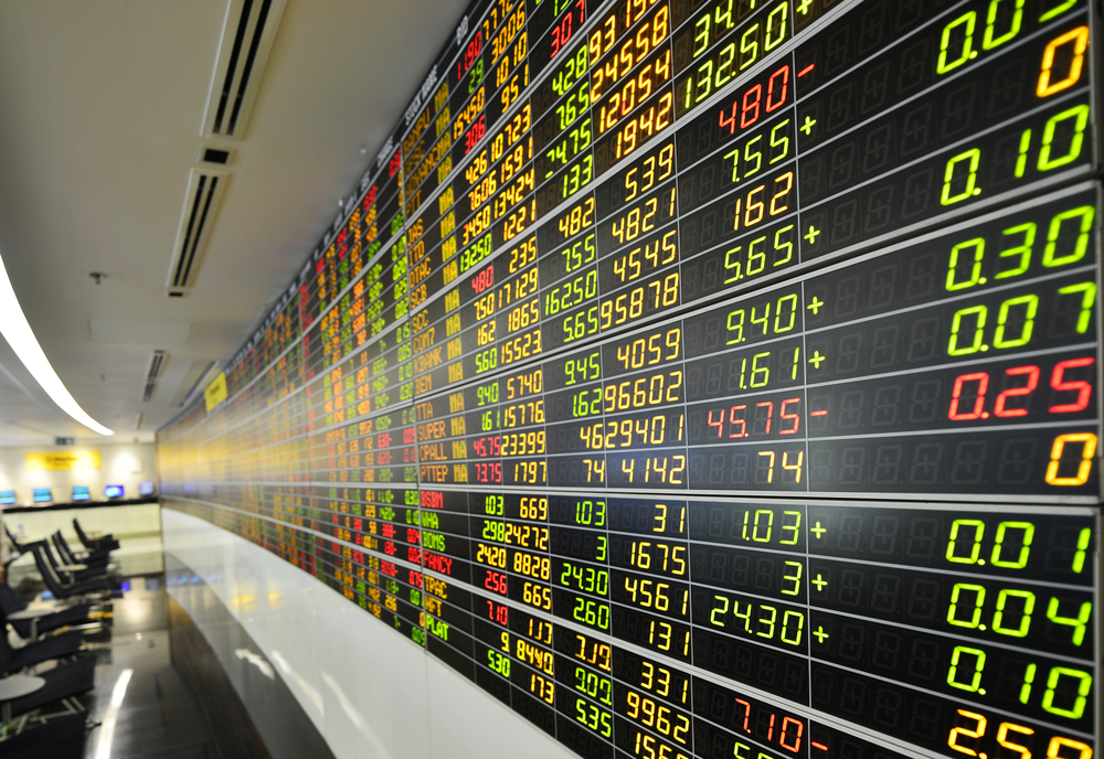 Saving or Invest Money in Stocks: Which is Better?