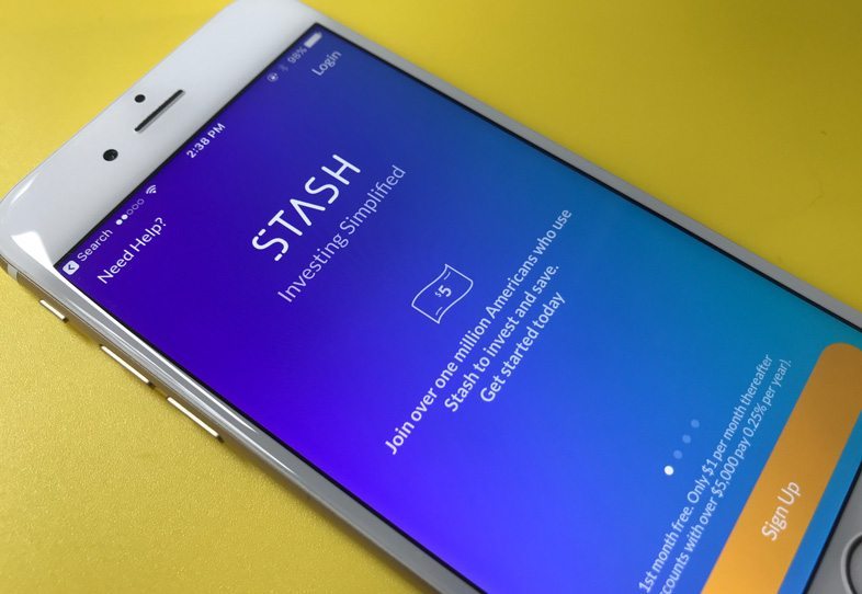 Mobile Investing Apps 2024 Review: Acorns vs. Stash